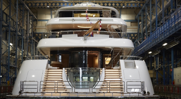 SuperyachtNews.com - Fleet - Feadship launches 73m 'Hasna'