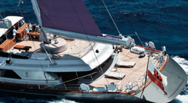 SuperyachtNews.com - Owner - Sailing home