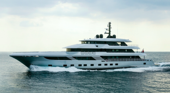 SuperyachtNews.com - Fleet - Gulf Craft announces launch of Majesty 175